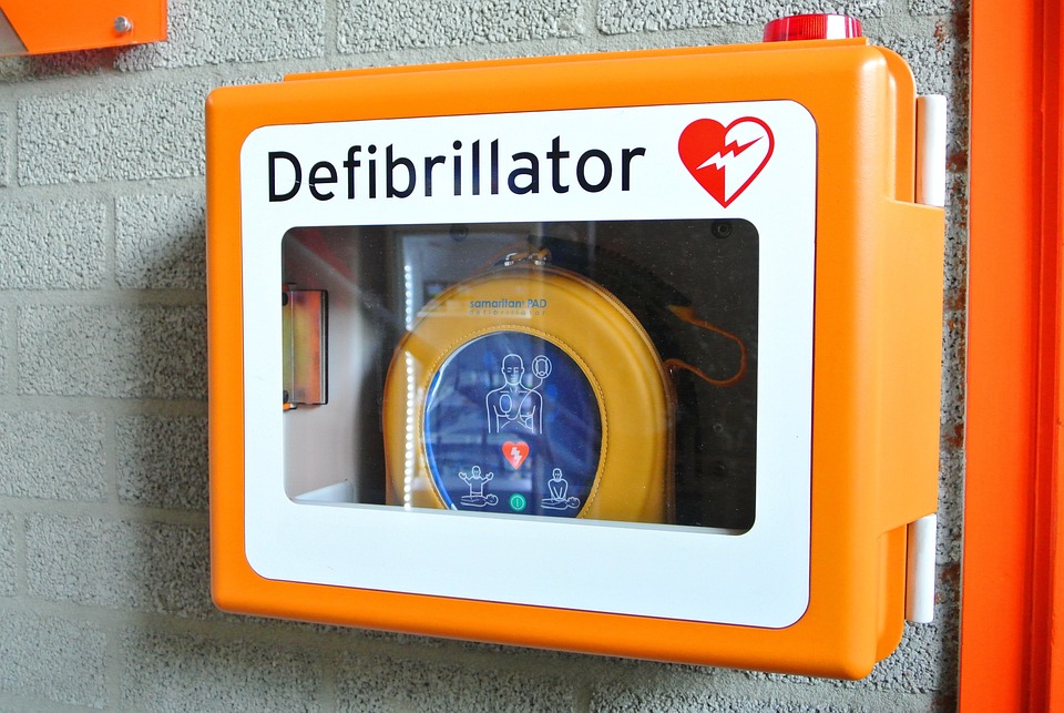 NUOVA LEGGE SUI DEFIBRILLATORI: QUALI SONO LE NOVITÀ?